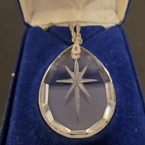 Hallmark | Jewelry | Vintage Little Gallery By Hallmark Crystal ...